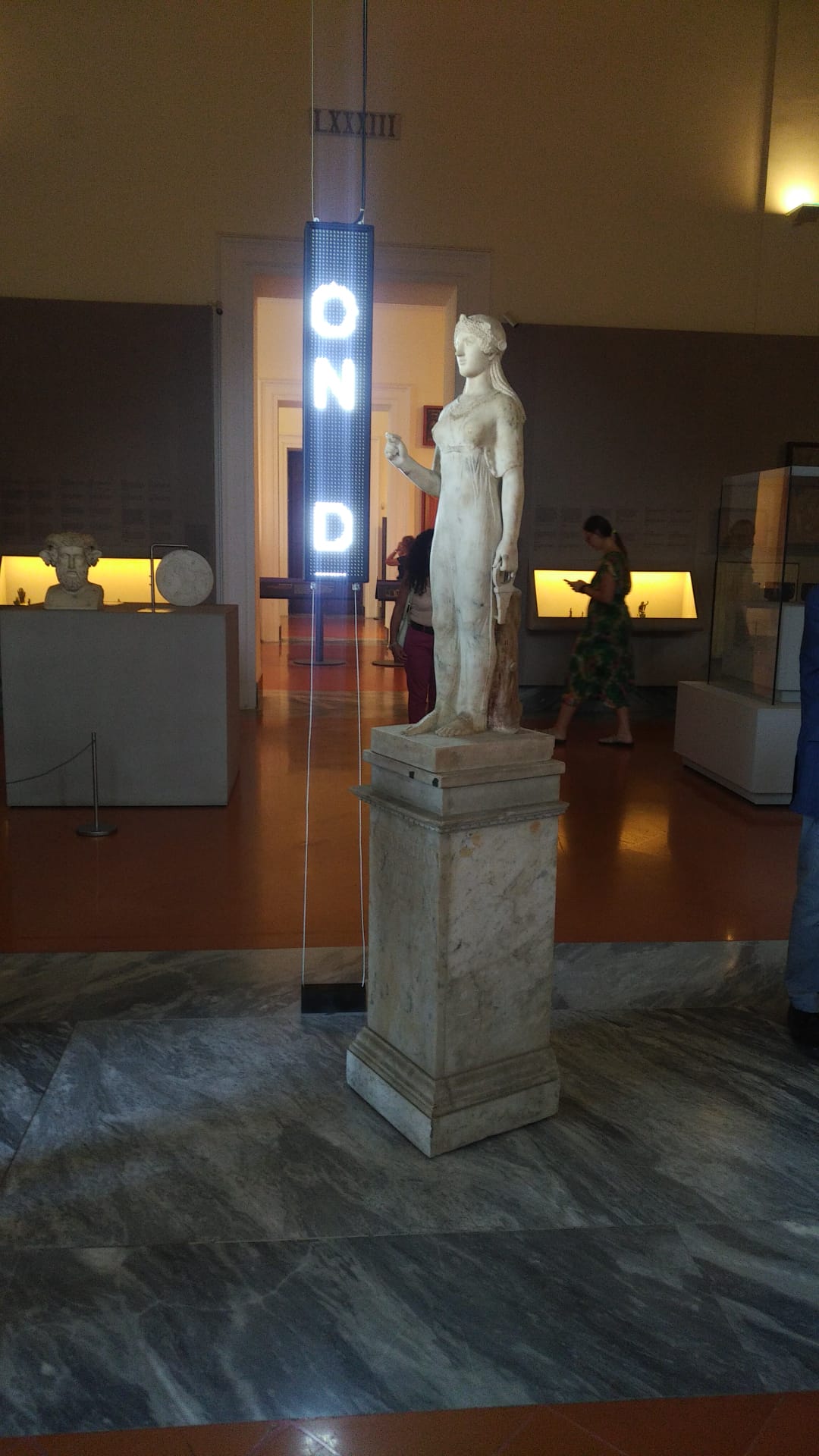 It's raining gods (and goddesses) di Simona da Pozzo a cura di Ex voto ...